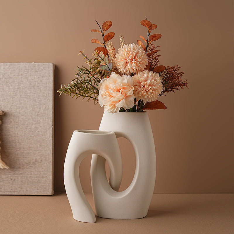 Ceramic White Vase And Irregular Flower Implement – LOVELIFE